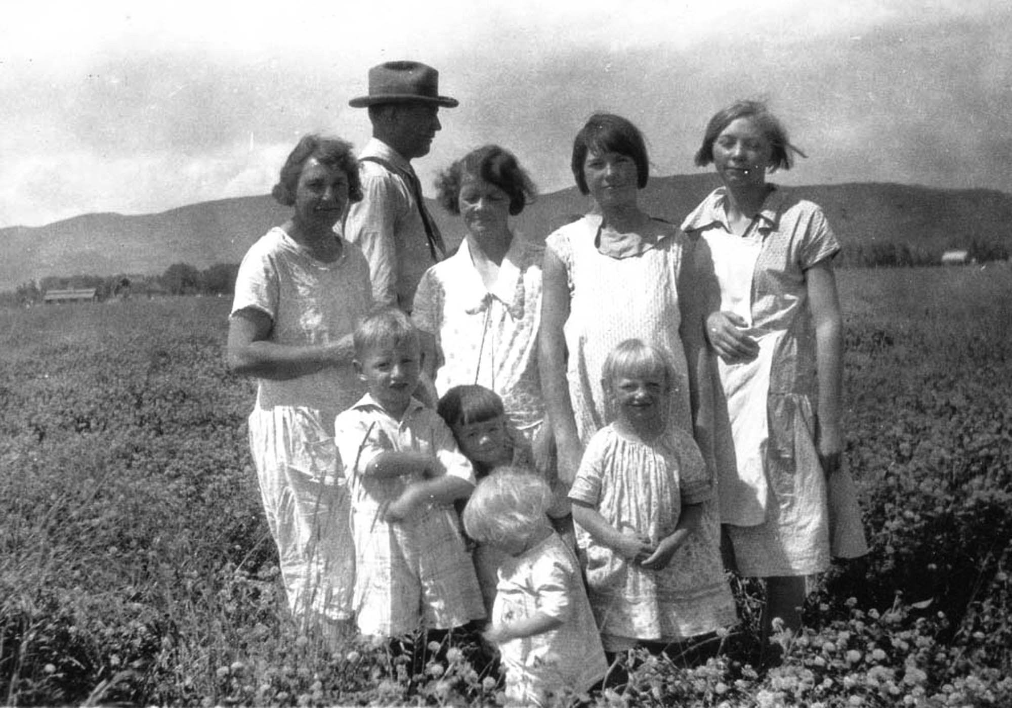 Reed and Myrtle Stevens family portrait | Oakley City Utah